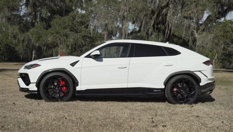 2024 Lamborghini Urus Performante Motorweek
