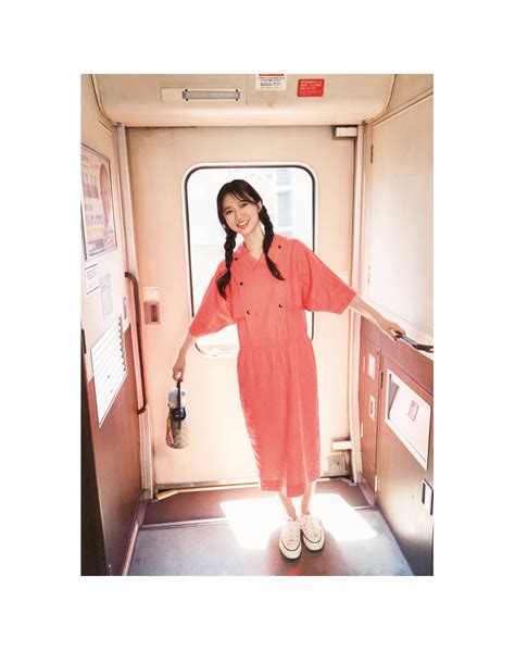 乃木坂46 寺田蘭世 1st 写真集 なぜ、忘れられないんだろう V2ph