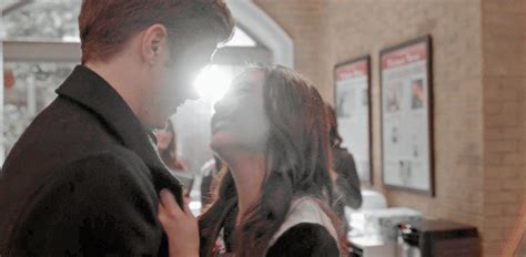 Malese Jow Gifs Ans Photos