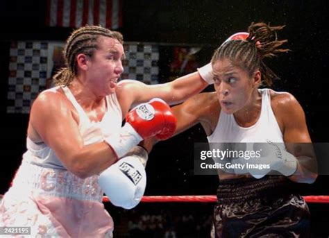 Christy Martin Boxer Photos And Premium High Res Pictures Getty Images