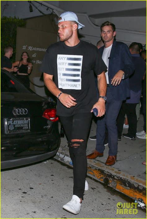 Kendall Jenner Shows Off Her Hot Abs While Out With Blake Griffin