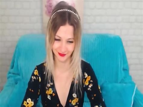 Blonde Babe Seducing Sexy Tease Live Eporner