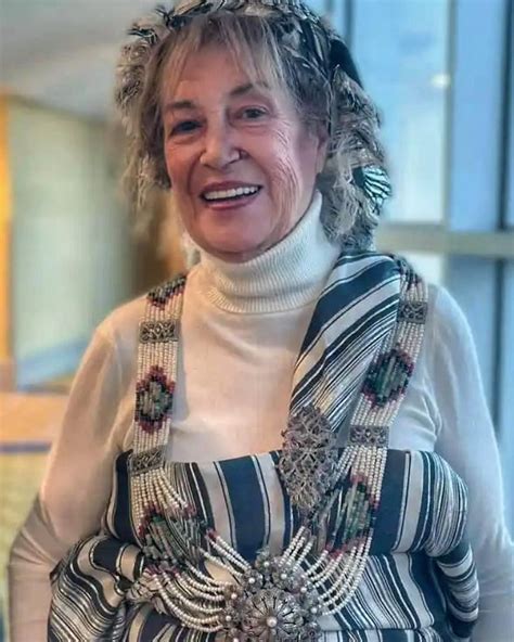 منى واصف موهبة تتألق وتاريخ يفيض بمشاعر الأمومة في عيدها الـ82 مجلة هي