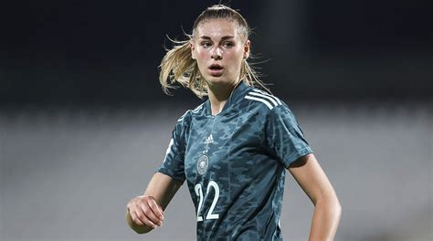 Jule Brand Richtungsweisendes Spiel Dfb Deutscher Fußball Bund Ev