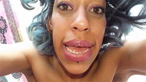 Golden Lace Face Mask Perv