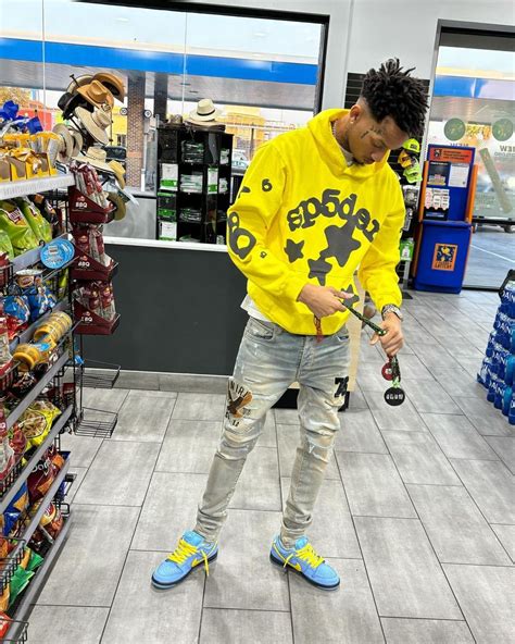 Stunna 4 Vegas Outfit From March 2 2024 Whats On The Star
