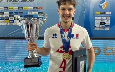 Volley Mathis Henno Champion Du Monde Avec Les Bleuets Sur Les