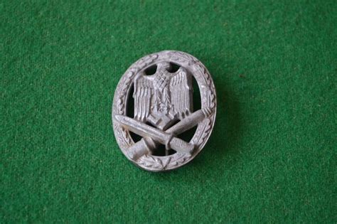 Ian Foster Militaria General Assault Badge