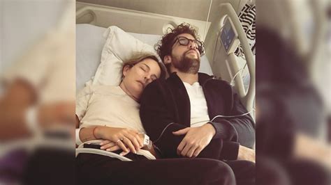 Nueva Modalidad De Robo Quedo Captada En Video Parrilleros Tapan Las Placas De La Moto En La