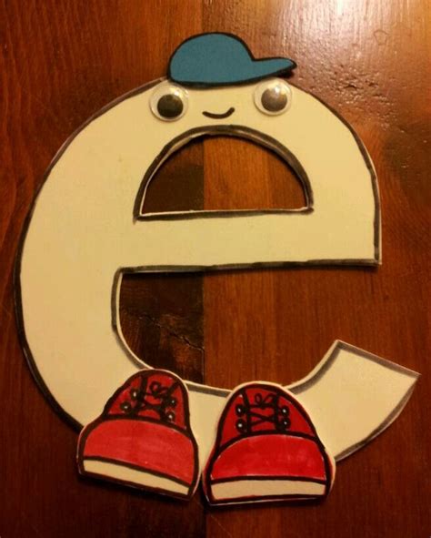Sneaky E Wears Sneakers Vowel Anchor Chart Kindergarten Literacy Anchor Charts