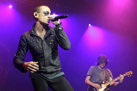 Linkin Park Celebrates Life Of Chester Bennington In Tribute Concert