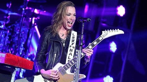 Lzzy Hale Halestorm Frontfrau Feiert 40 Geburtstag