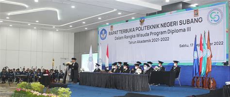 30 Wisudawan Polsub Berhasil Raih Cumlaude Polsub