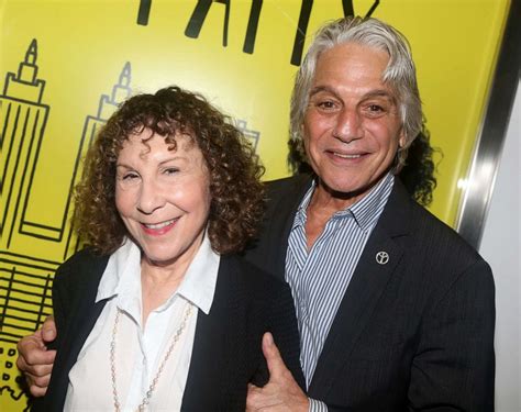 Rhea Perlman Reunites With Taxi Co Stars Danny Devito Tony Danza