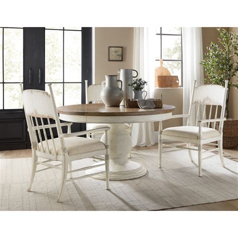 Hooker Furniture Americana 7050 75203 02 Traditional Round Pedestal