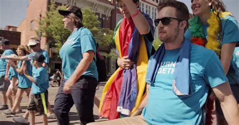 Carson Tueller E Família Em Destaque No Documentário Do Estado Da