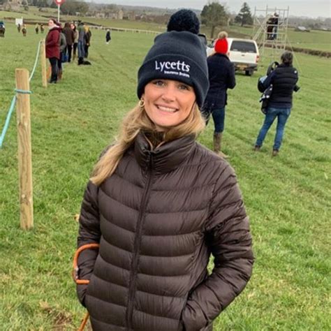 Beth Howlett Cert Cii Account Executive Lycetts Linkedin