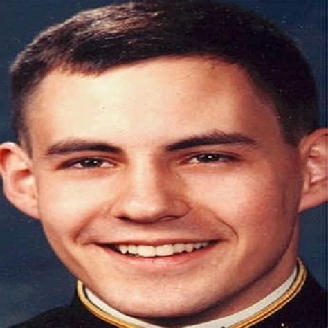 Heres The Cast Of The Assassination Of Gianni Versace Vs The Real