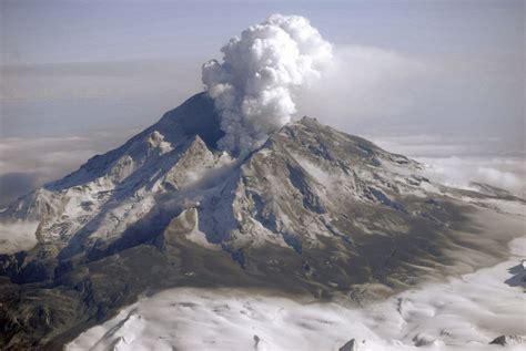Alaskas Redoubt Volcanos Earthquakes Explain Eruption Live Science