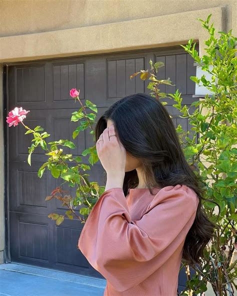 1077 Hidden Face Dp For Girls Pics Images Photos And Wallpapers