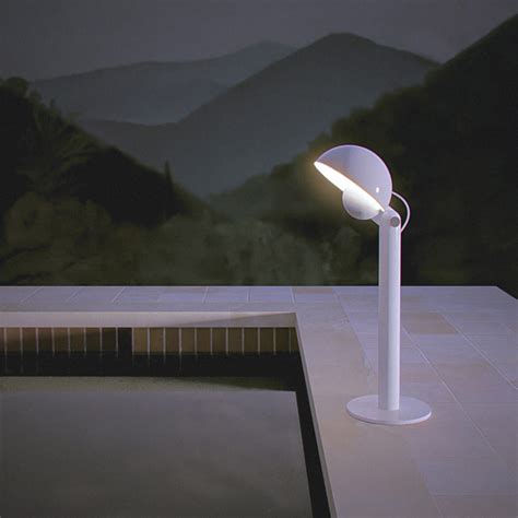 Duyi Han Creates Renderings Of Italian Design Objects For Virtual