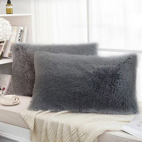 Ripley Almohada Peluche Largo 50cmx70cm Plomo