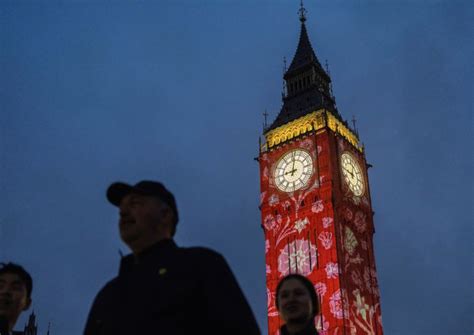Londons Big Ben Fails To Bong As Clock Briefly Stops World News Asiaone