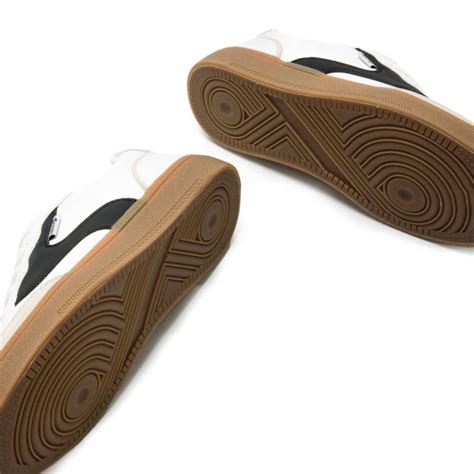 Zapatillas Urban Roy Blancas Con Detalles Negros Y Suela Caramelo Mustang Querol