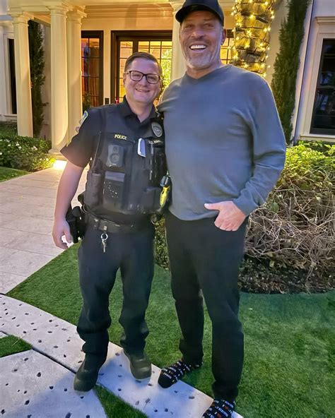 Tony Robbins Height How Tall Is The Legendary Motivator