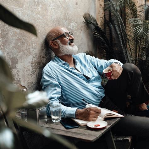 Como Convertirte En Ese Maduro Sexy Que Lleva Las Arrugas Con Confianz Backture Organics