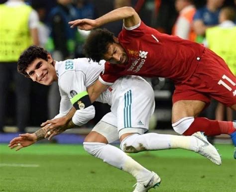 گر پدر نیست تفنگ پدری هست هنوز طرفداری