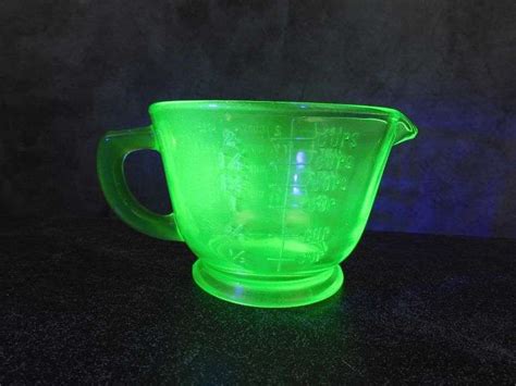 Stunning Vaseline Uranium Glass 2 Cup Measuring Cup Gc5 Auctions