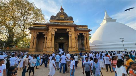 Kalaniya Temple Samsung Members