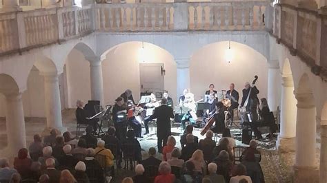 Schlosskonzert Liederabend Vor Vollem Haus Im Schloss Ebergassing
