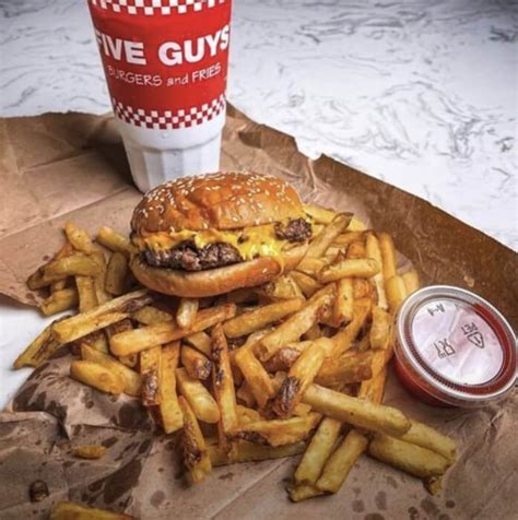 파이브 가이즈 1호점 상륙 대체 불가 감자무한리필 땅콩 가격 맛 특징