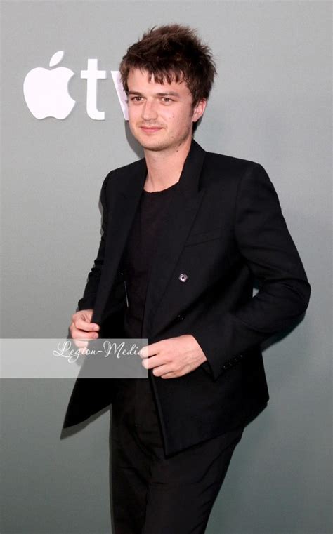 Joe Keery Stranger Things Netflix Page 10 Lpsg