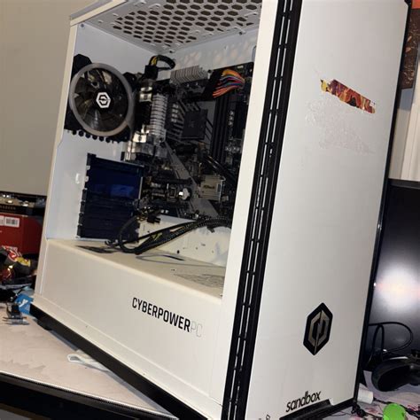 White Cyberpower Pc Case With 3x Rgb Fans And Controller With Tempered