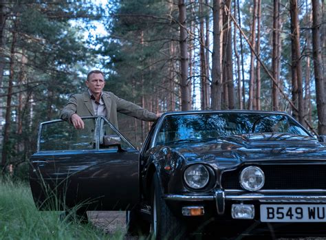 Aston Martin V8 James Bond 007