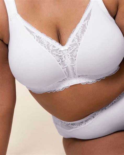 Triumph Modern Lace And Cotton Bra At Cotton Traders