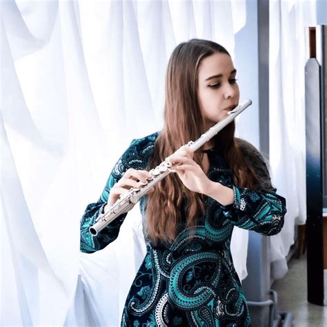 Софья Леонова Sofia Leonova Как за двором Behind The Yard Samples