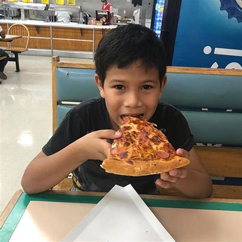 Mientras Esperamos A Nuestras Hermanas Food Pepperoni Pizza Pizza