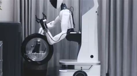 Watch As Chilling Robot Servant With Eerie Disembodied Design Does