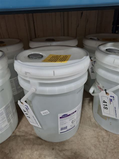 2 Pails Of Diversey Oxivir Tb 5 Gal Ready To Use Surface Cleaner