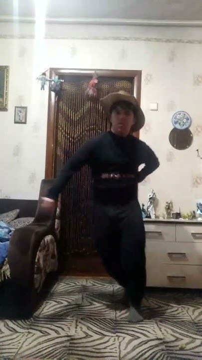 Ula Ula Ula Puss In Boots Dance Youtube