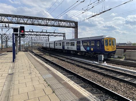 Class 769 769458 At Manchester Piccadilly With The 2w12 Al Flickr