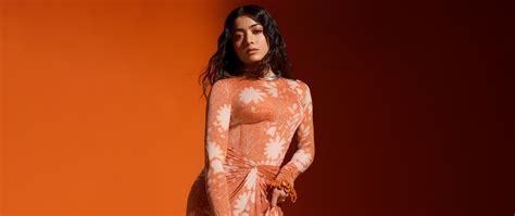 Rashmika Mandanna Wallpaper 4k Orange Aesthetic Indian Actress