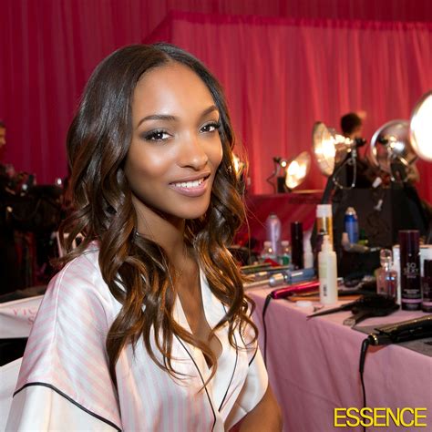Exclusive Backstage Access At Victorias Secret Fashion Show Essence