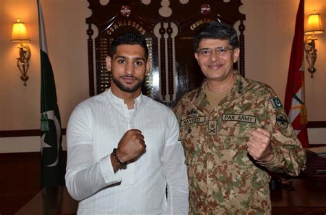 Amir Khan Met Co Commander Lt Naveed Mukhtar Sports Images And Photos