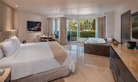 All Inclusive Beachfront Resort Moon Palace Nizuc Cancun