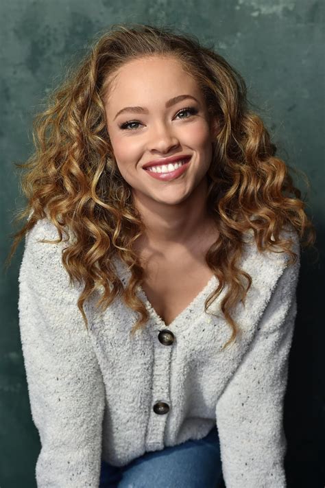 Anybody Else Think Shelby Simmons Is A Perfect Feyre Shes Who I